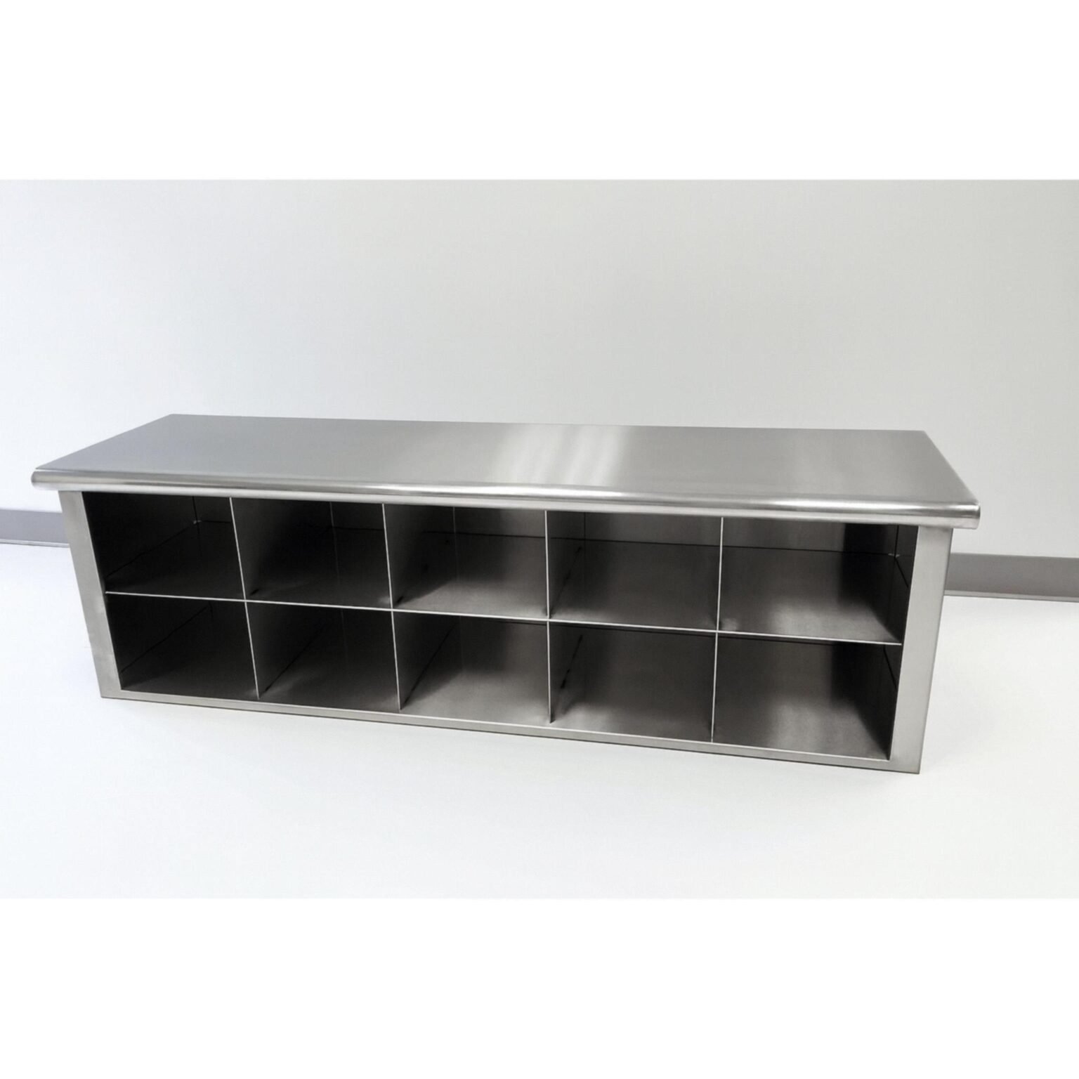 Gowning Benches – Bosio